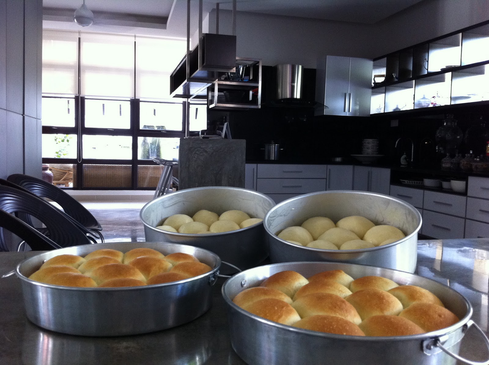 i-win buns n such: The Making of Roti Paung