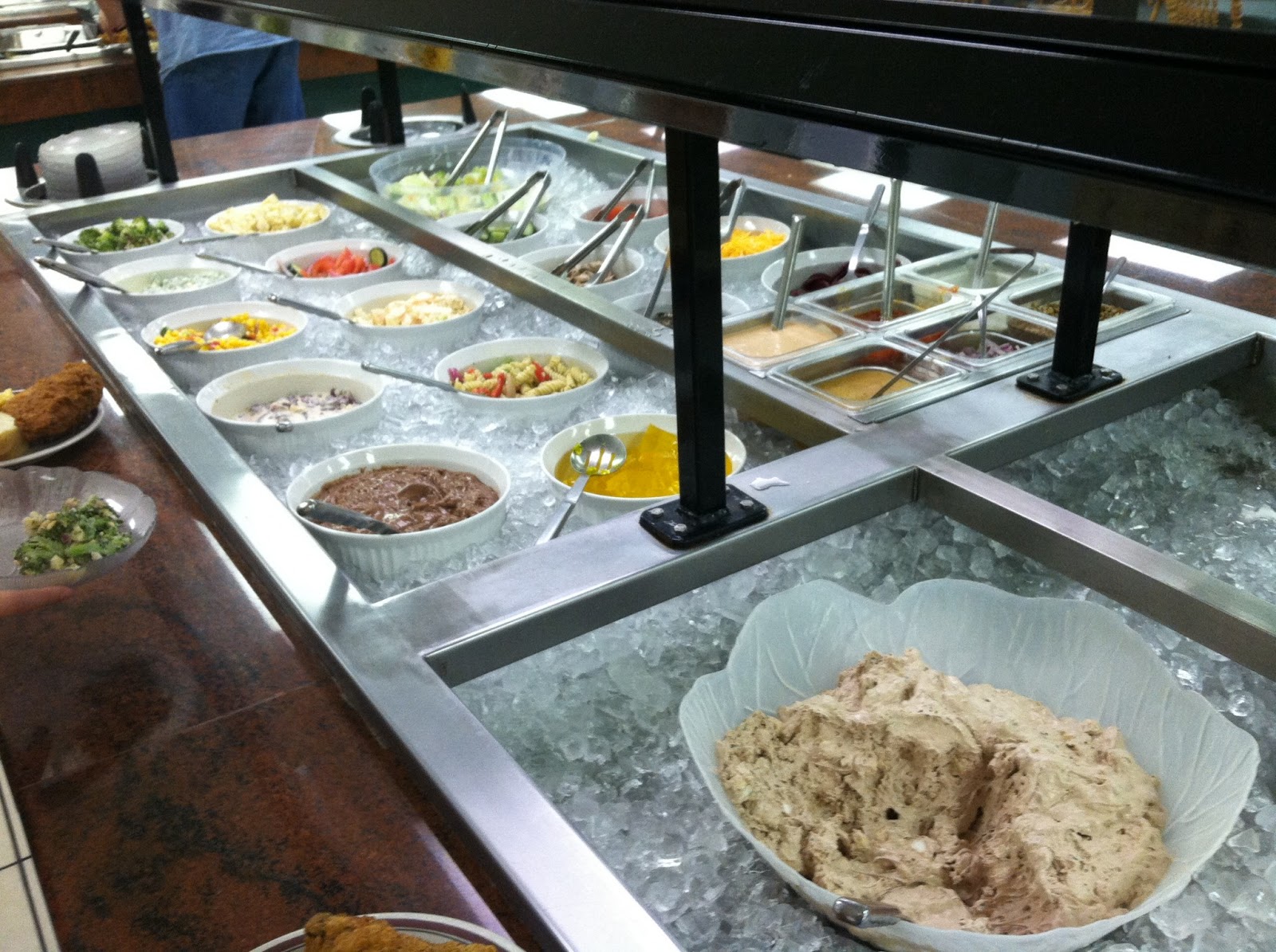 Lab Rats Chow Down: Out of town special: Amishland Red Barn Buffet