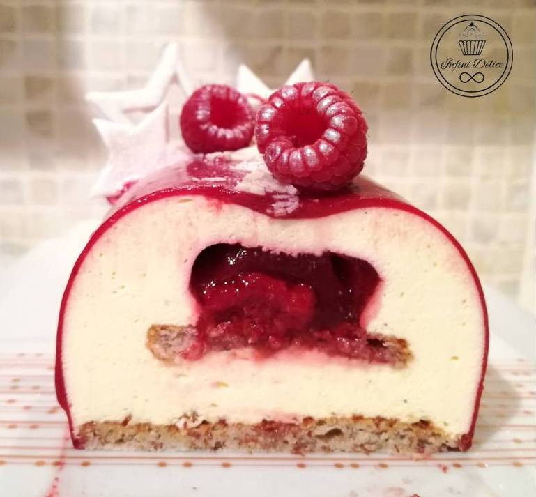 Infini Délice: Bûche Vanille/Framboise
