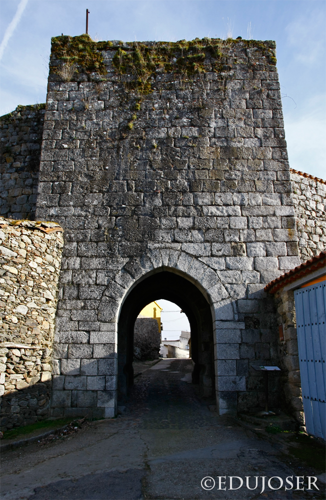 EDUJOSER: MURALLA URBANA DE MONLEÓN (Salamanca)