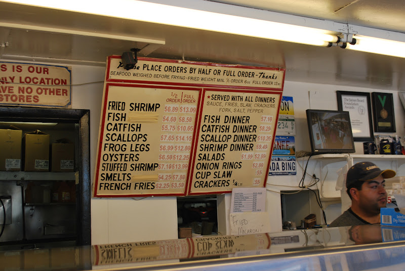 Calumet Fisheries at the 95th Street Bridge is a foodie landmark you ...