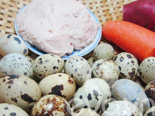 Trứng chim cút bọc giò sống | Món ngon Việt Nam