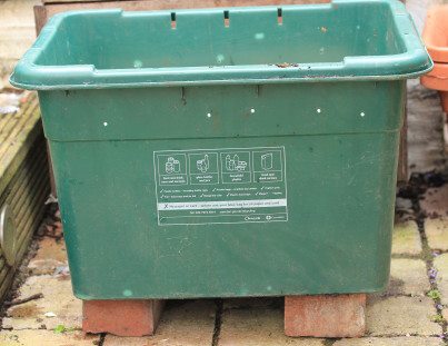 Welcome to the Green Heart Dens blog page.......: Vertical veg - How to ...