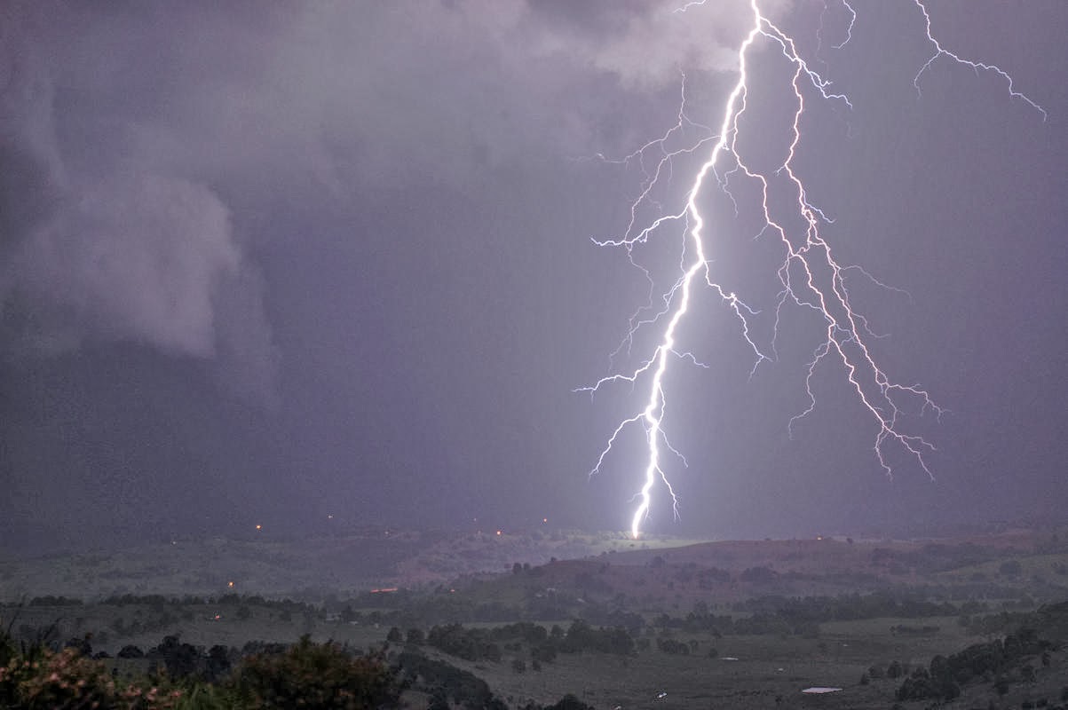 GoosBall: Lightning flash photography (22 Pics)