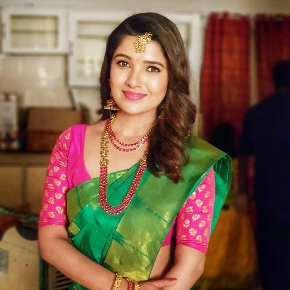 Latest serial actress pics