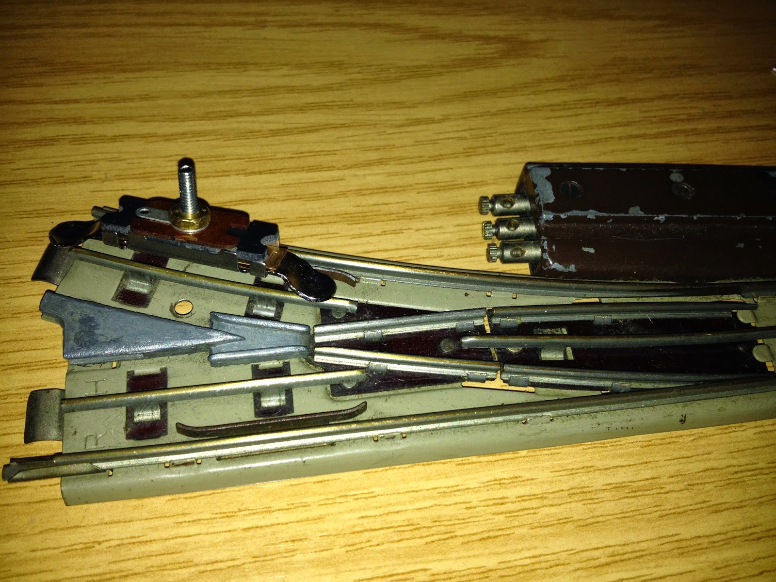 Hornby Dublo 3 Rail: Automated signal schematics