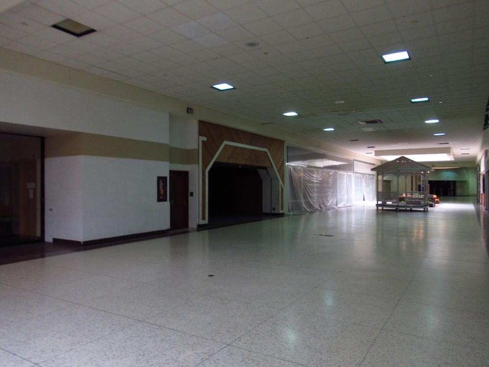 Sky City: Retail History: Warren Mall: Warren, PA