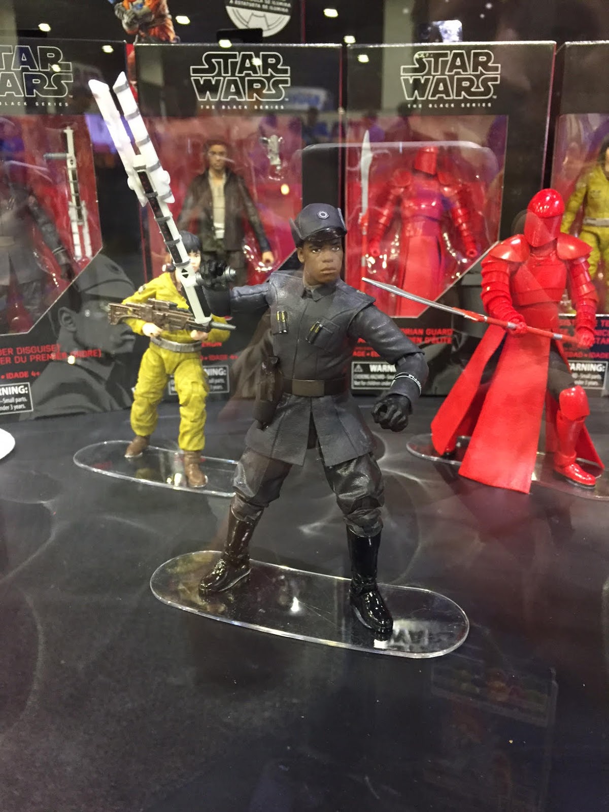 STAR WARS: THE LAST JEDI Black Series Wave 2 Figure Photos From HASCON
