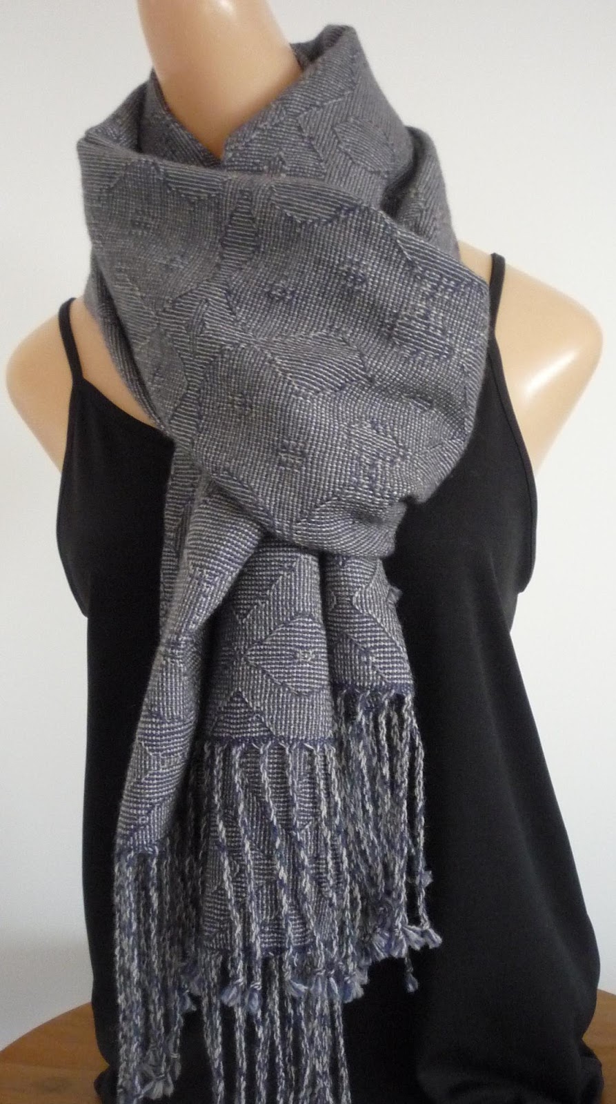 Dianne's Loom Talk: Shadow weave wrap