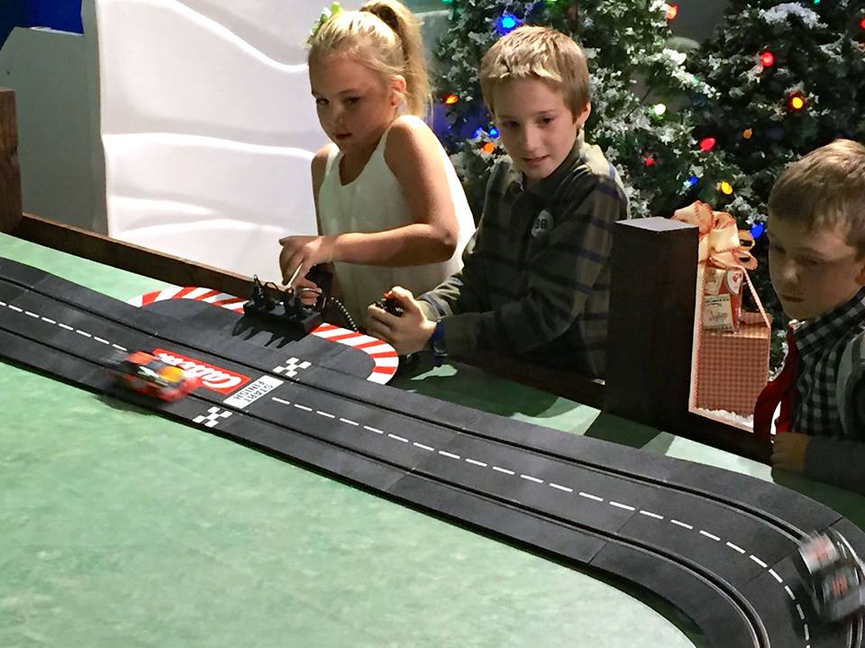 Slot Car News: Bass Pro Shops Holiday 2015 NASCAR Slot Car Set Now ...