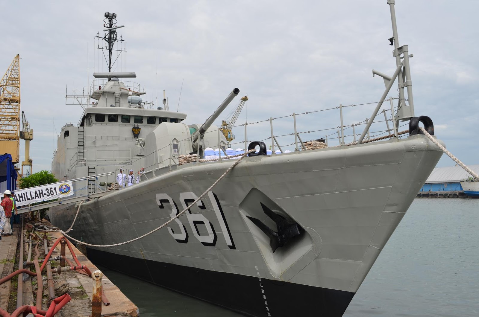 DEFENSE STUDIES: Tiga Kapal MRLF dan Satu Korvet Dipindahkan ke Armada ...