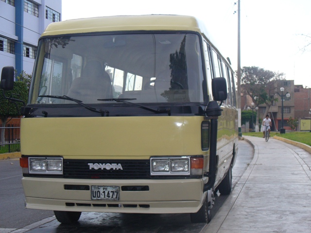 TRANSPORTE TURISTICO PERU URBAN S.A.C: TOYOTA COASTER 24 PASAJEROS