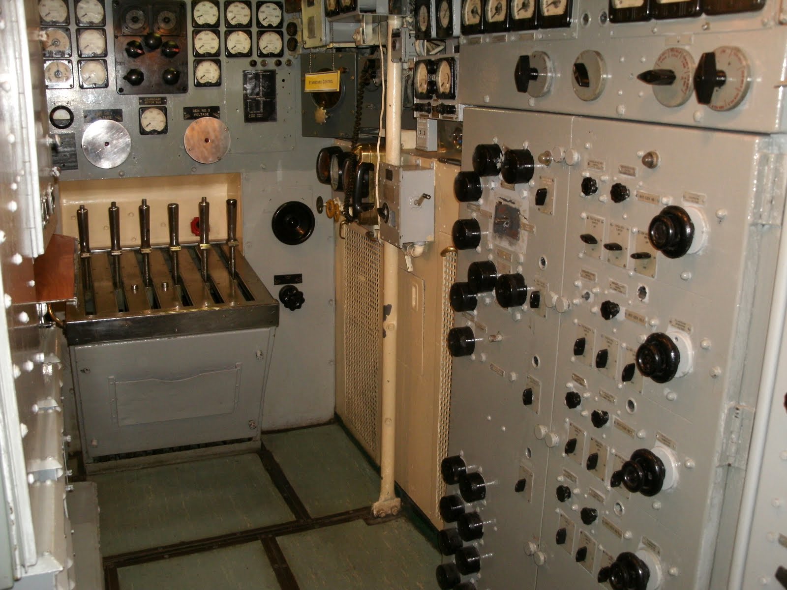 Lagniappe's Lair: USS Requin.