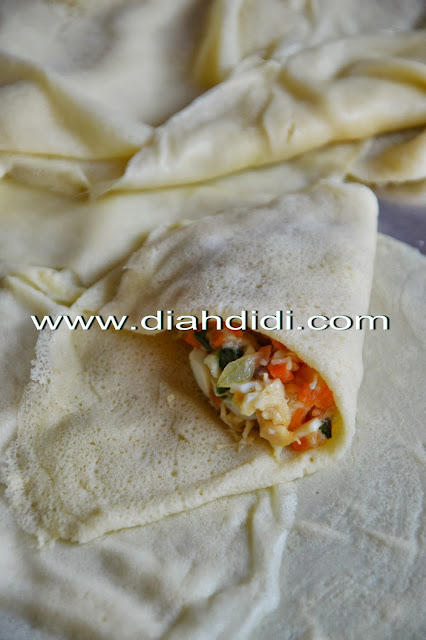 Diah Didi's Kitchen: Risoles Ragout Ayam Segitiga