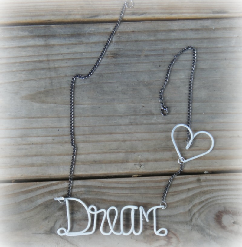 Msliberty Creations: Custom Wire Name/Word Jewelry