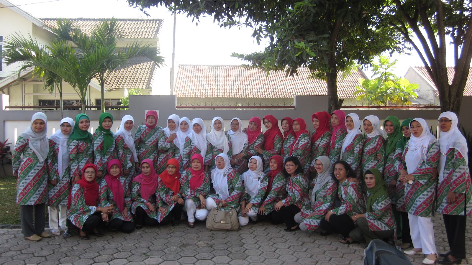 Nur widjajanti: KELUARGA BESAR SMAN 21 BANDUNG Nur widjajanti: KELUARGA BESAR SMAN 21 BANDUNG
