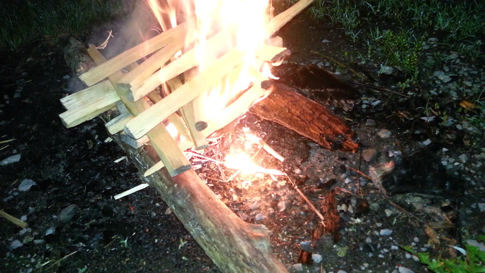 The 7 P's Blog: Splitwood Log Cabin Fire Lay