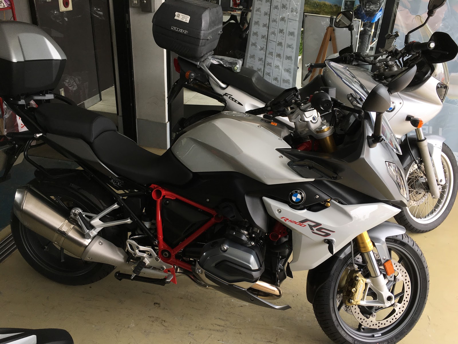 月と星: BMW K13R → R12RS_Gに！