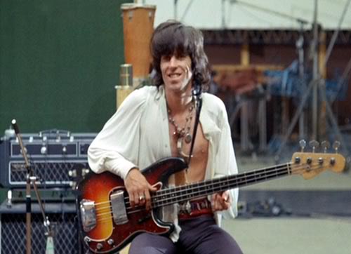 Voodoo Guitar: Guitarists Playing Bass!