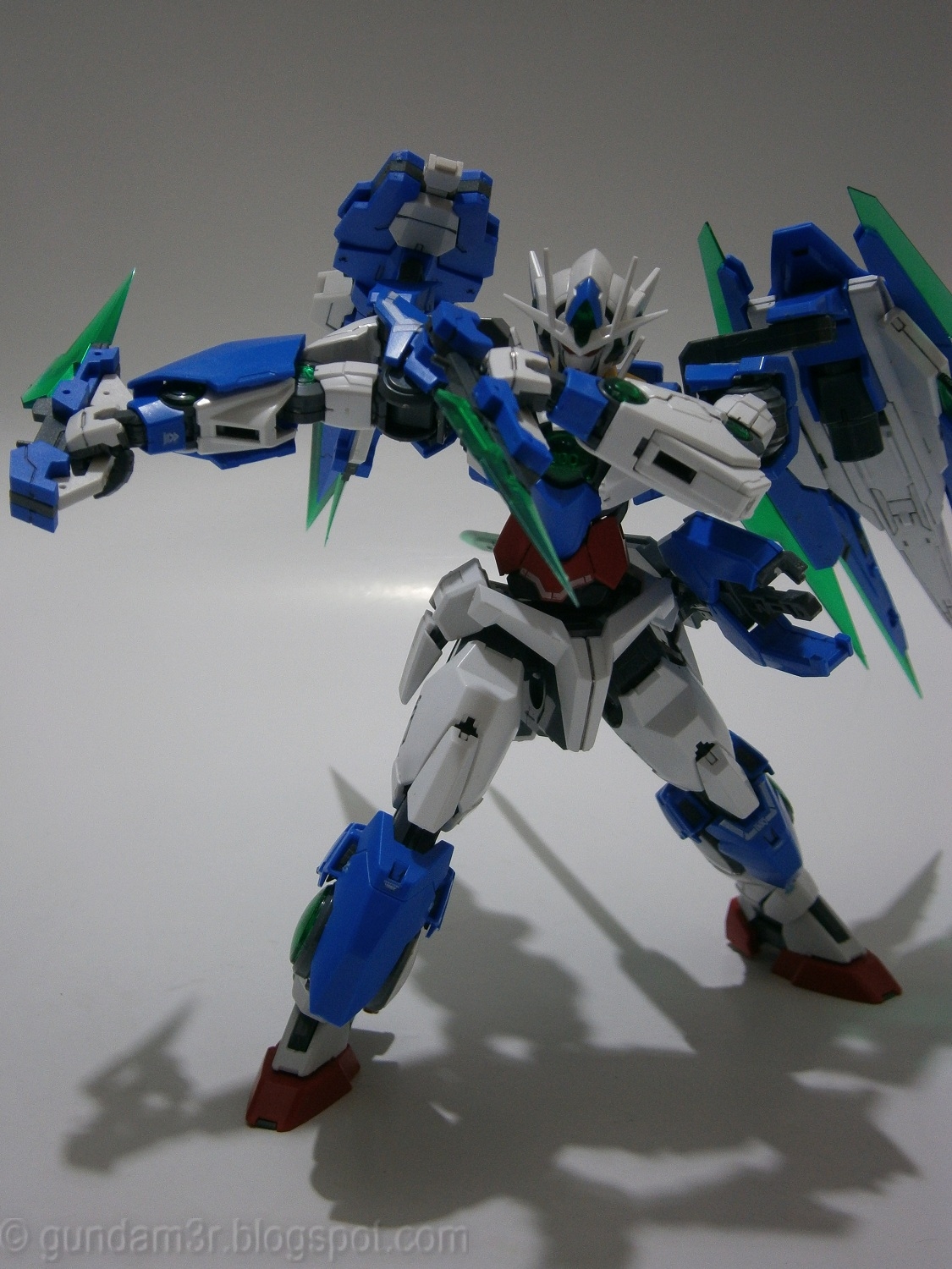 Add On: GN Sword IV Full Saber for Gundam 00 Quanta MG Review Part 2