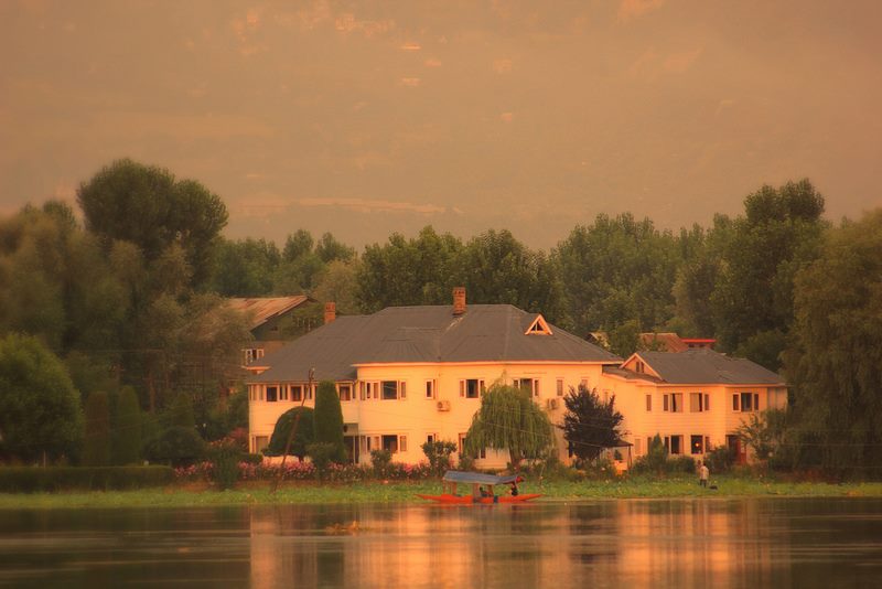 9 Amazing Photos of the Nigeen Lake Srinagar