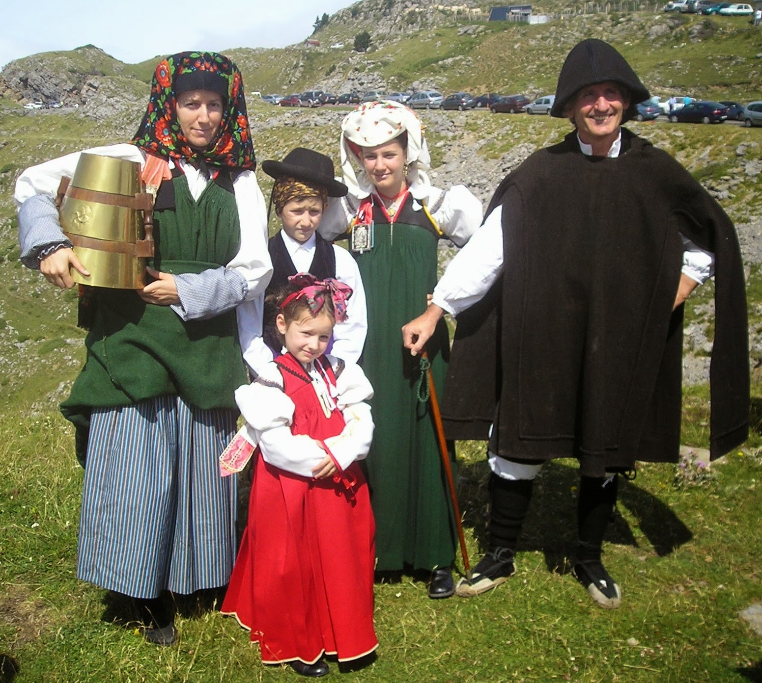FolkCostume&Embroidery: Costume of the Anso valley, Aragon, Spain