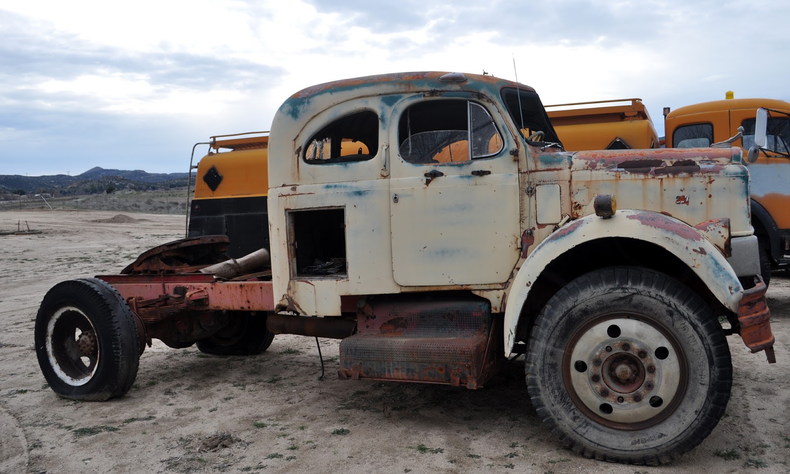 Just A Car Guy: 1957 REO model A630 sleeper cab, showing the design so ...