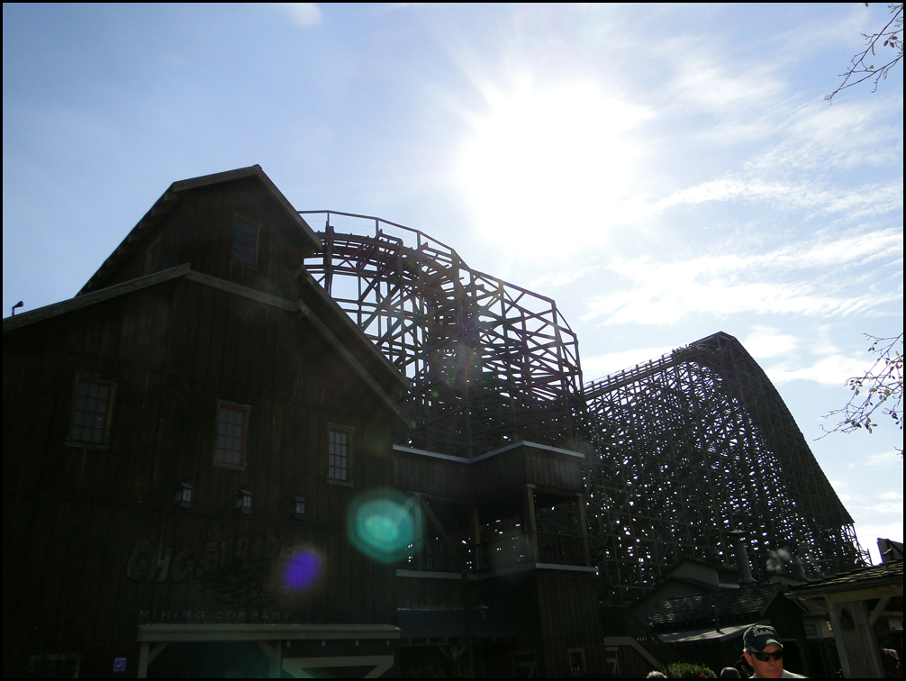 Kez's Blog: Last day at Disneyland and Knotts Berry Farm