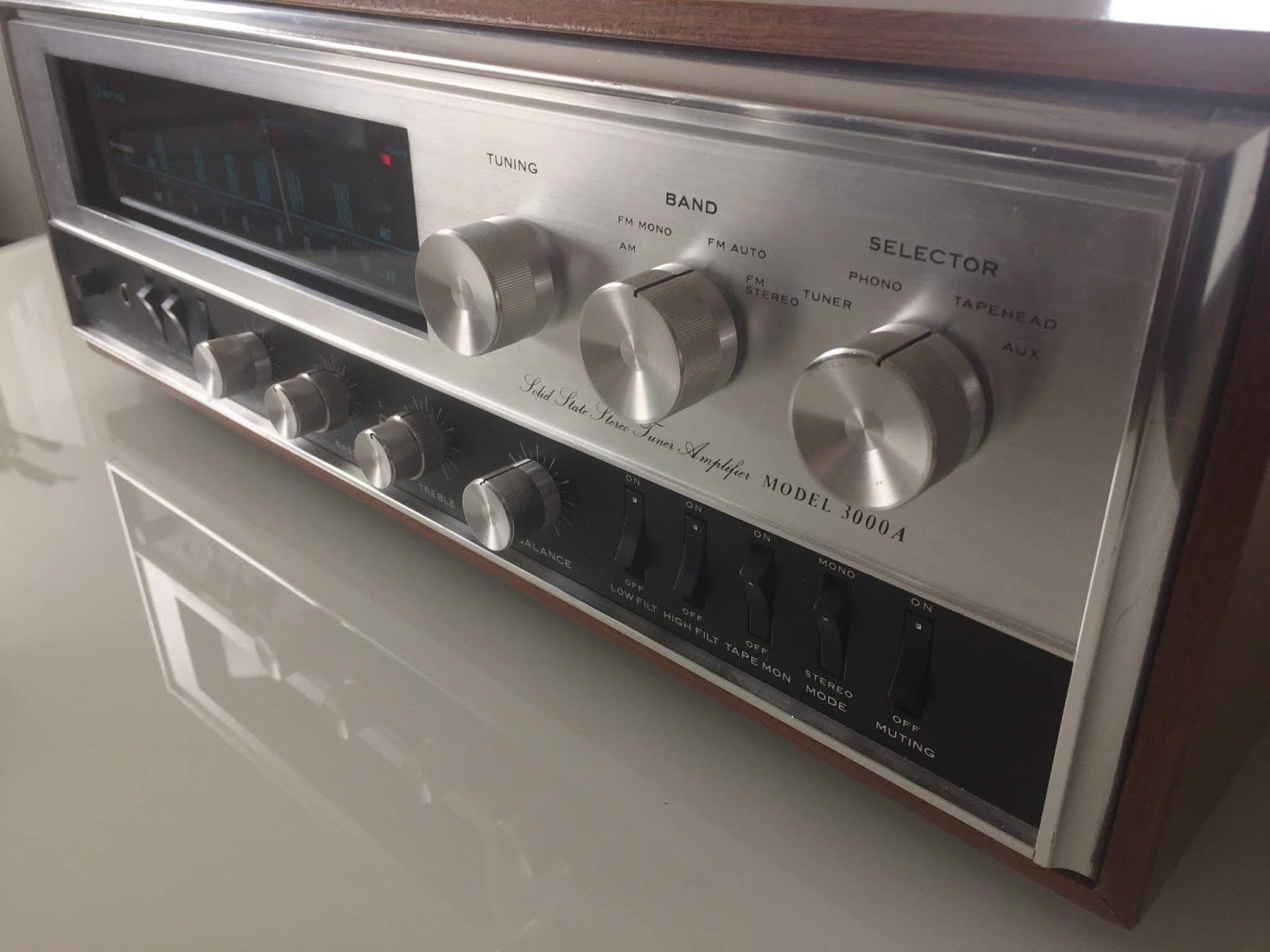 Stereo i Kolorowo - Underground: [Audio vintage]: amplituner Sansui 3000A