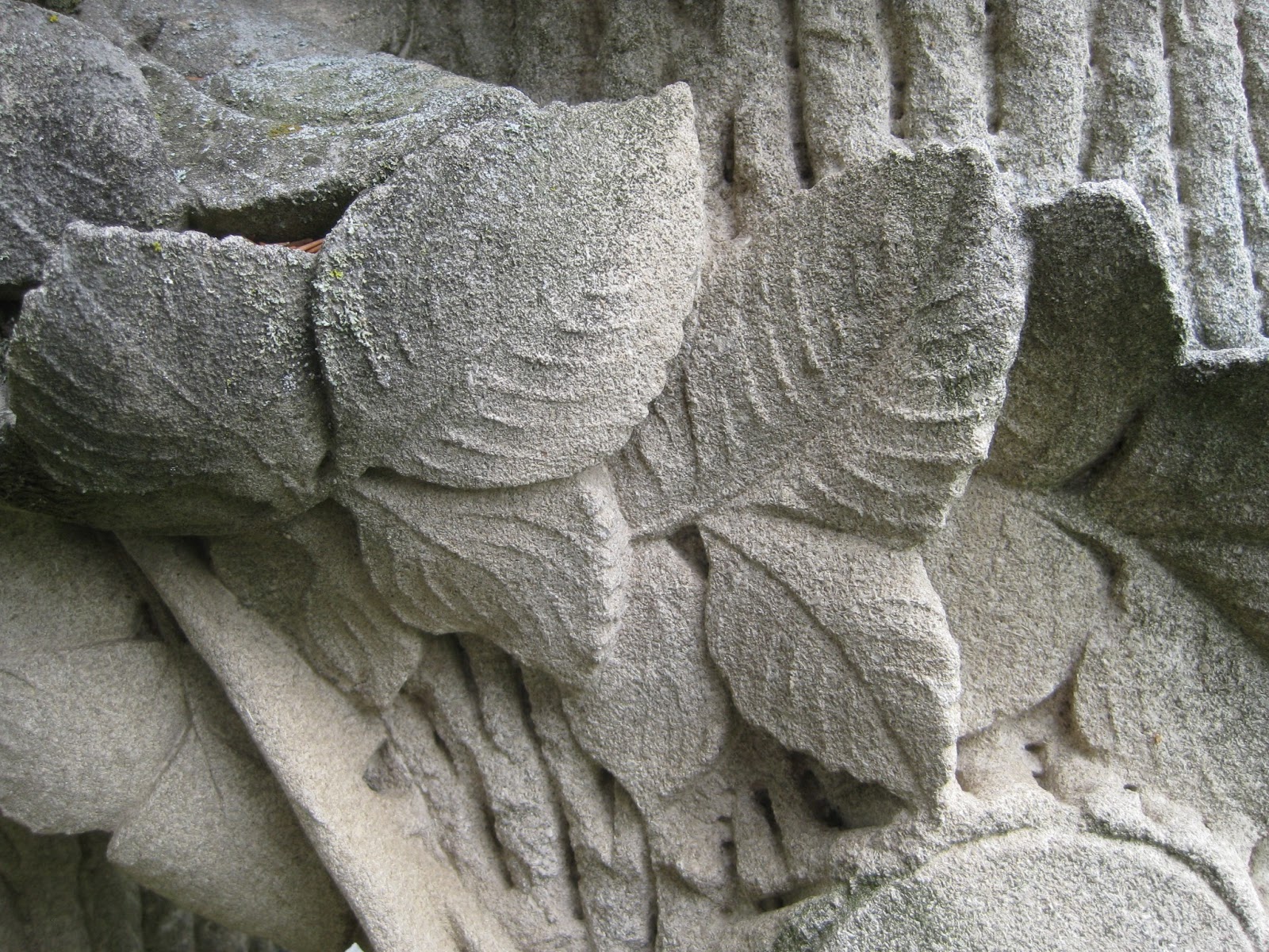 Detritus of Empire: Tree Shaped Tombstones - Some local oddities