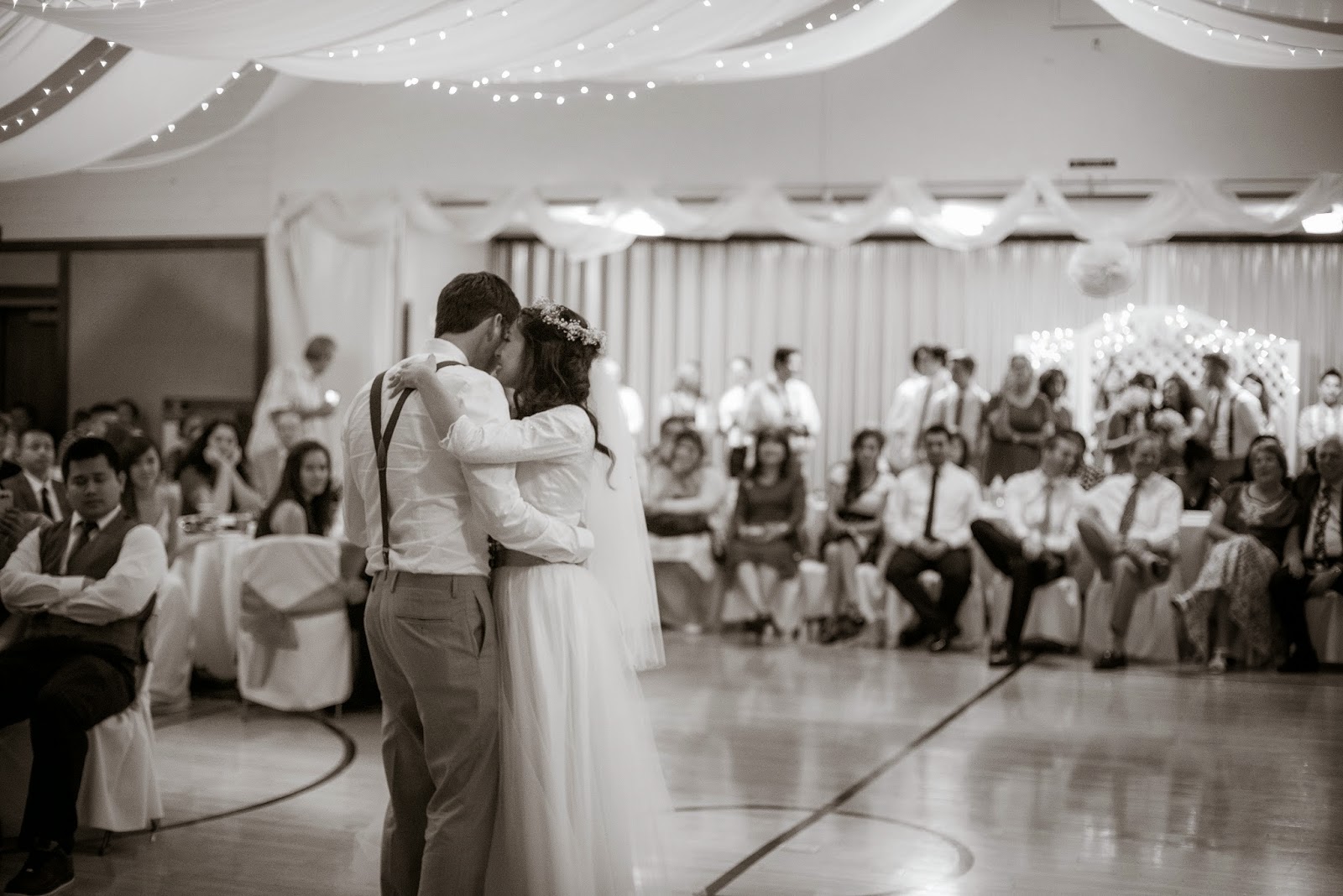 Transition From Being Engaged to Married Through Pictures | lvoe, kat.