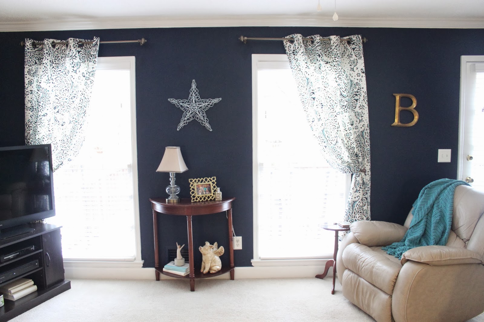 The Smitten Mintons: Den Makeover