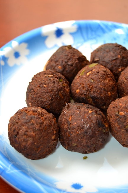 Vaniensamayalarai: Mutton Kola Urundai - Madurai Kumar Mess Special