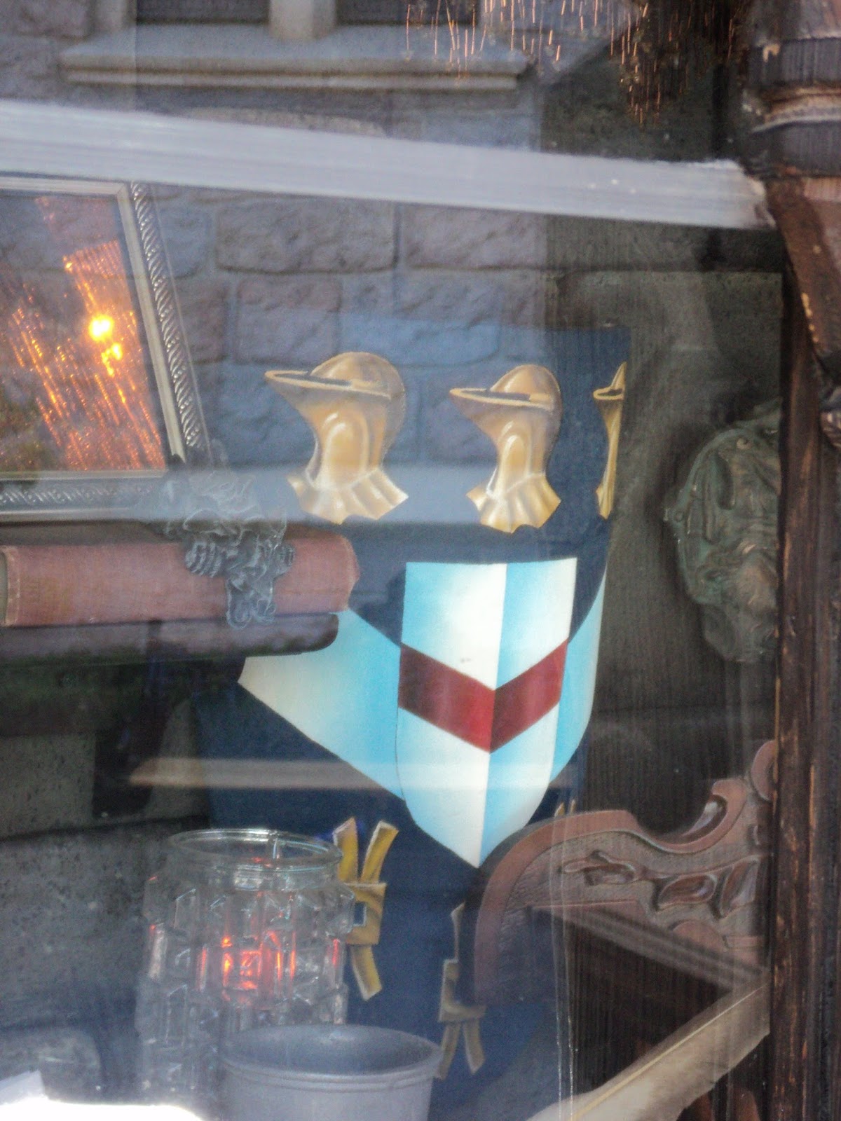 The Disneyland Dilettante: Source Materials: Heraldry in Fantasyland ...