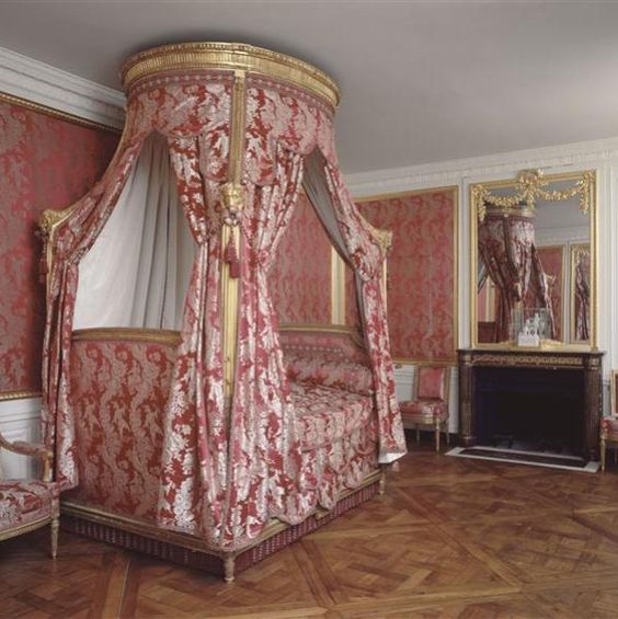 Eye For Design: The Lit à la Polonaise....Elaborate And Romantic Beds