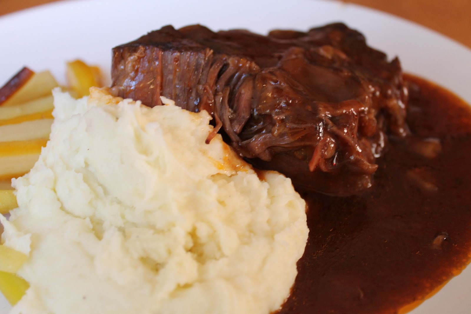 Les douceurs de genny: RÔTI DE PALETTE AU VIN ROUGE