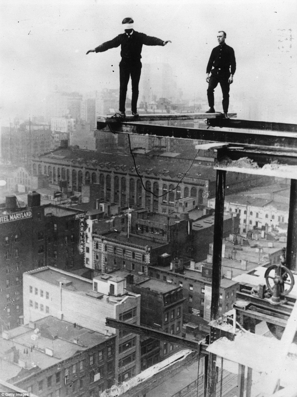 Random Musings: Lunch Atop A Skyscraper by Charles C. Ebbets