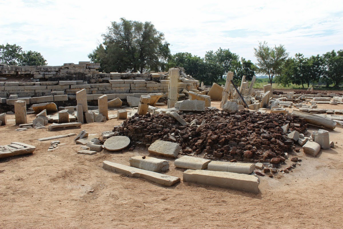 Journeys across Karnataka: Ruins of a Stupa, Kanaganahalli-Sannati