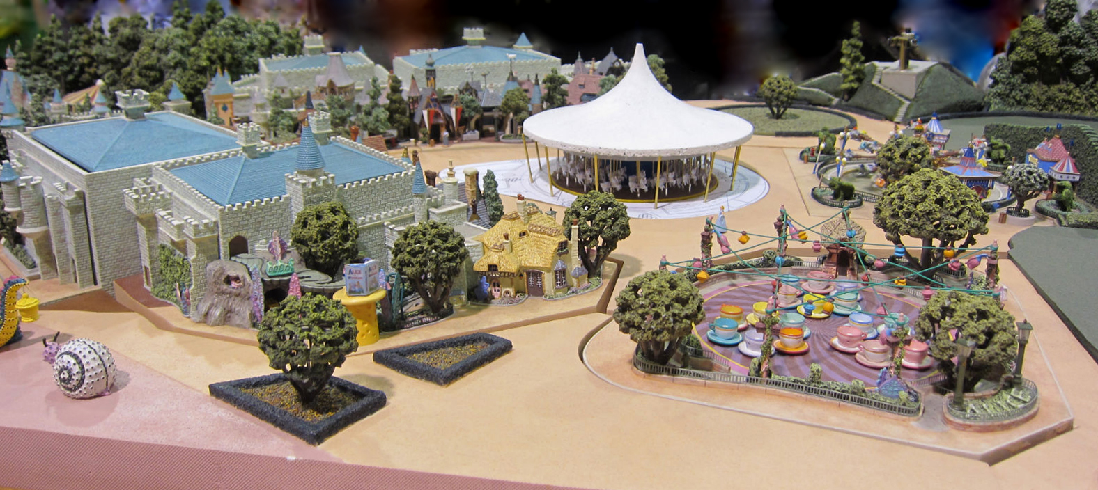 Filmic Light - Snow White Archive: Robert Olszewski & His Snow White ...