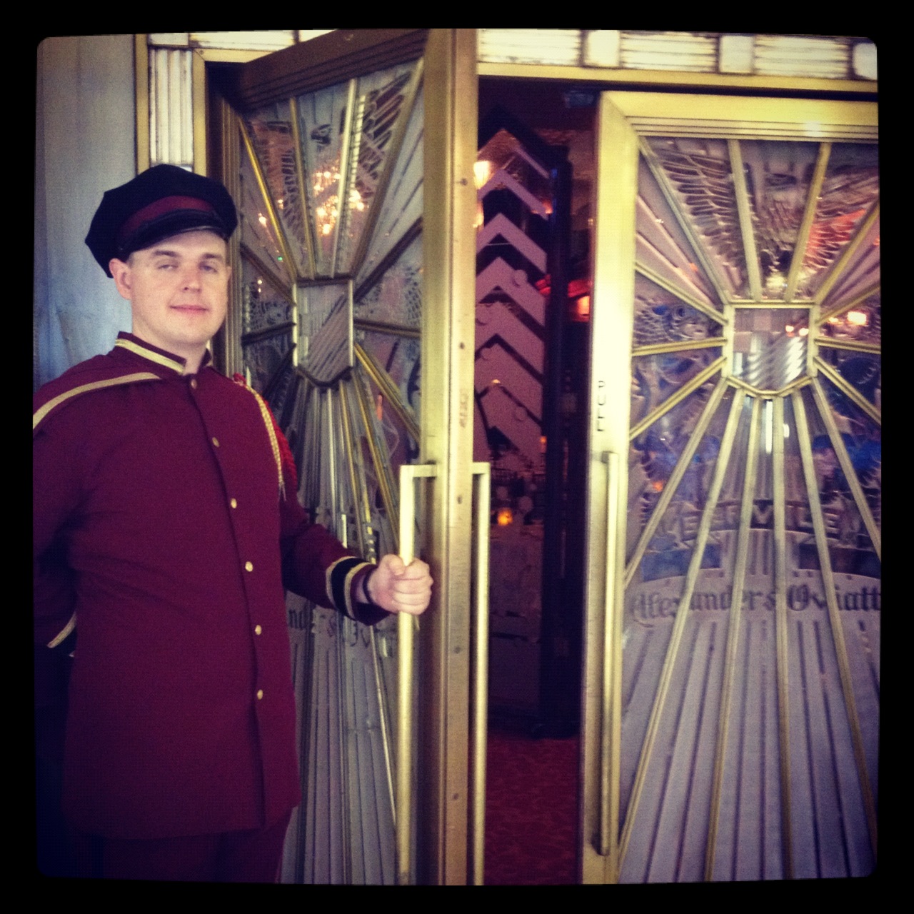 Old Hollywood, New Glitz: Dance the Night Away -- Cicada Club Style