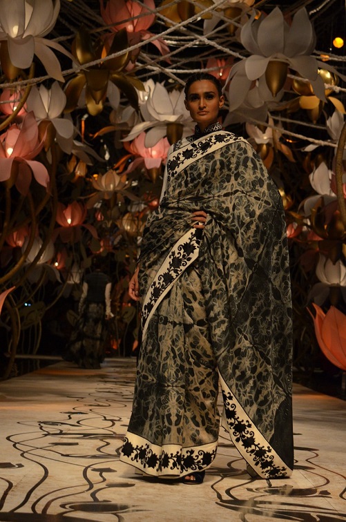 Rohit Bal Collection At PCJ Delhi Couture Week 2013 | Fashion Centar