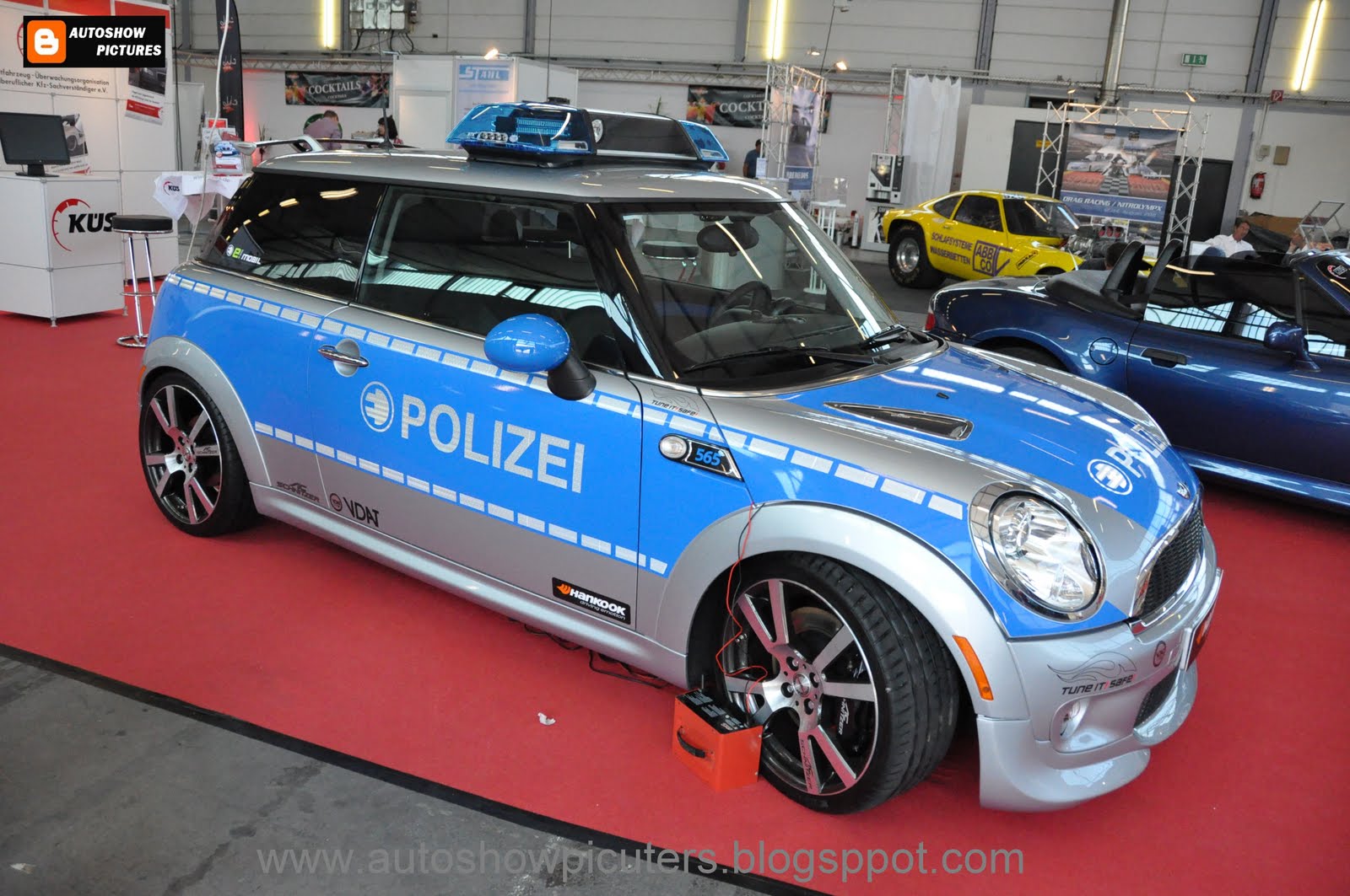 AUTOSHOWPICTURES: MINI (DEUTSCHE POLIZEI, DESIGN KÜS)