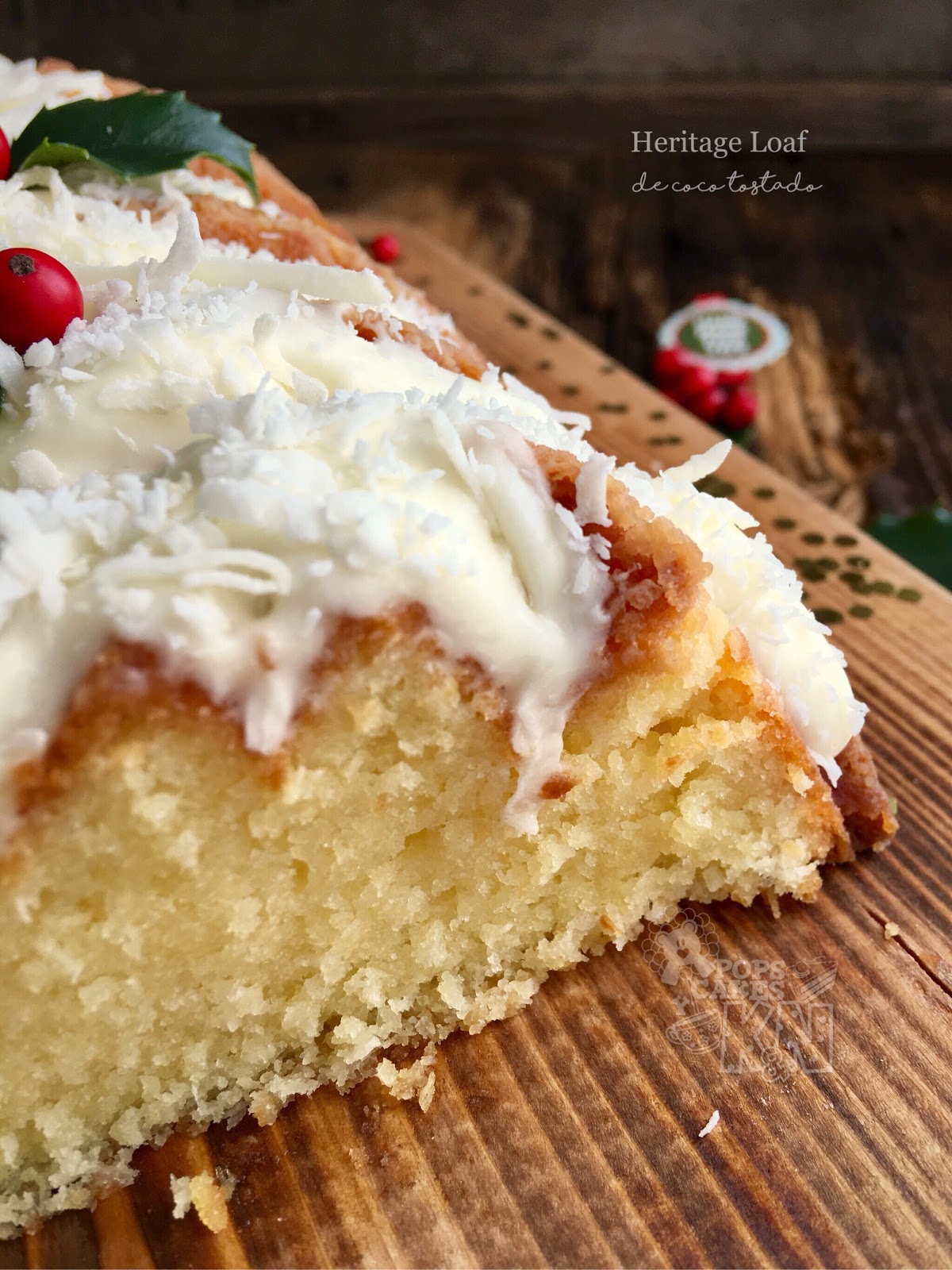Bundt Cake de Coco Tostado - Vanilla & Berries