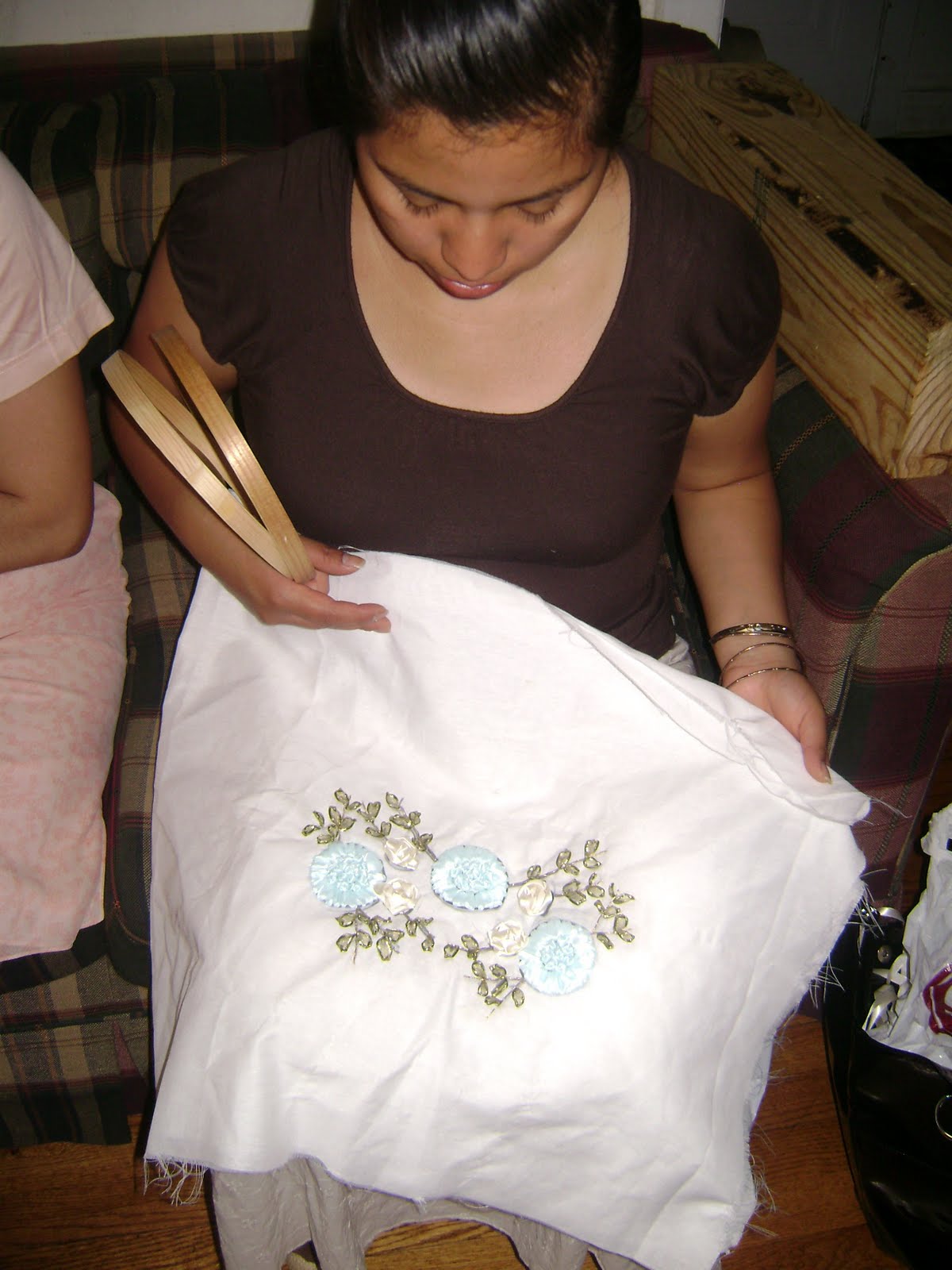 APRENDE Y DIVIERTETE: CLASES DE BORDADO CON LISTON VIRTUALES O EN PERSONA