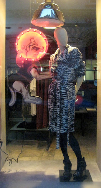 RetailStoreWindows.com: Diesel, London