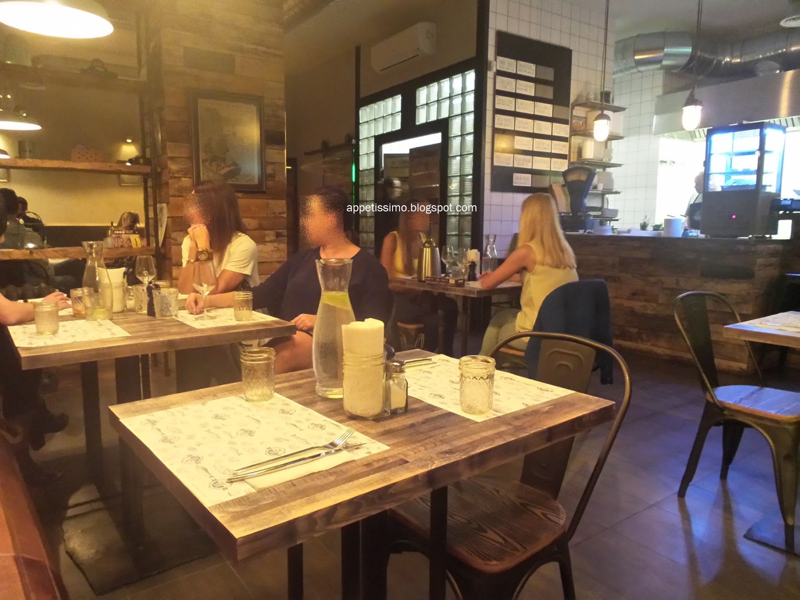 О ресторанах из уст гурмана: Zivju lete Riga