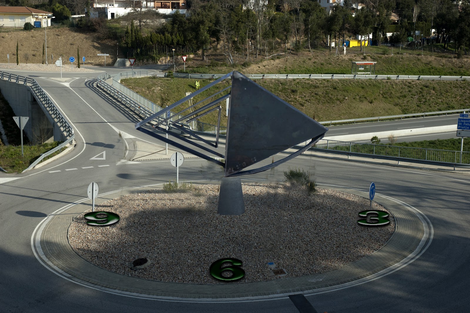 ZOILOLOBO. retrodezcan: ESCULTURA PÚBLICA - CAN CARBONELL