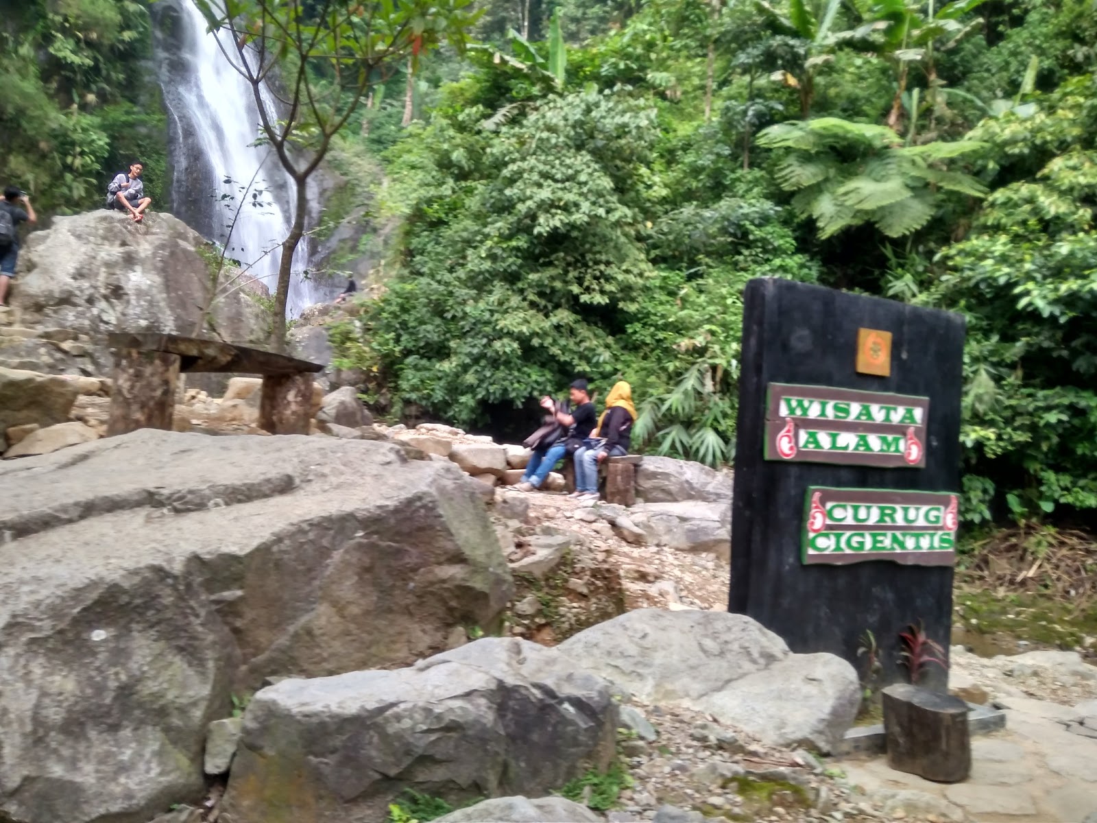 Curug Cigentis Wisata Alam Hits di Karawang - Bagian Info