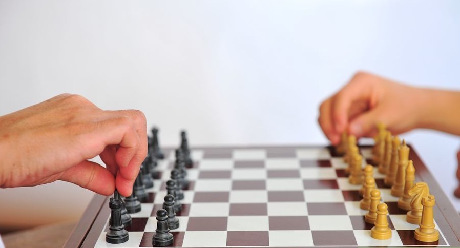 How to Play Blitz Chess | Chess Guides | Tips-Tricks