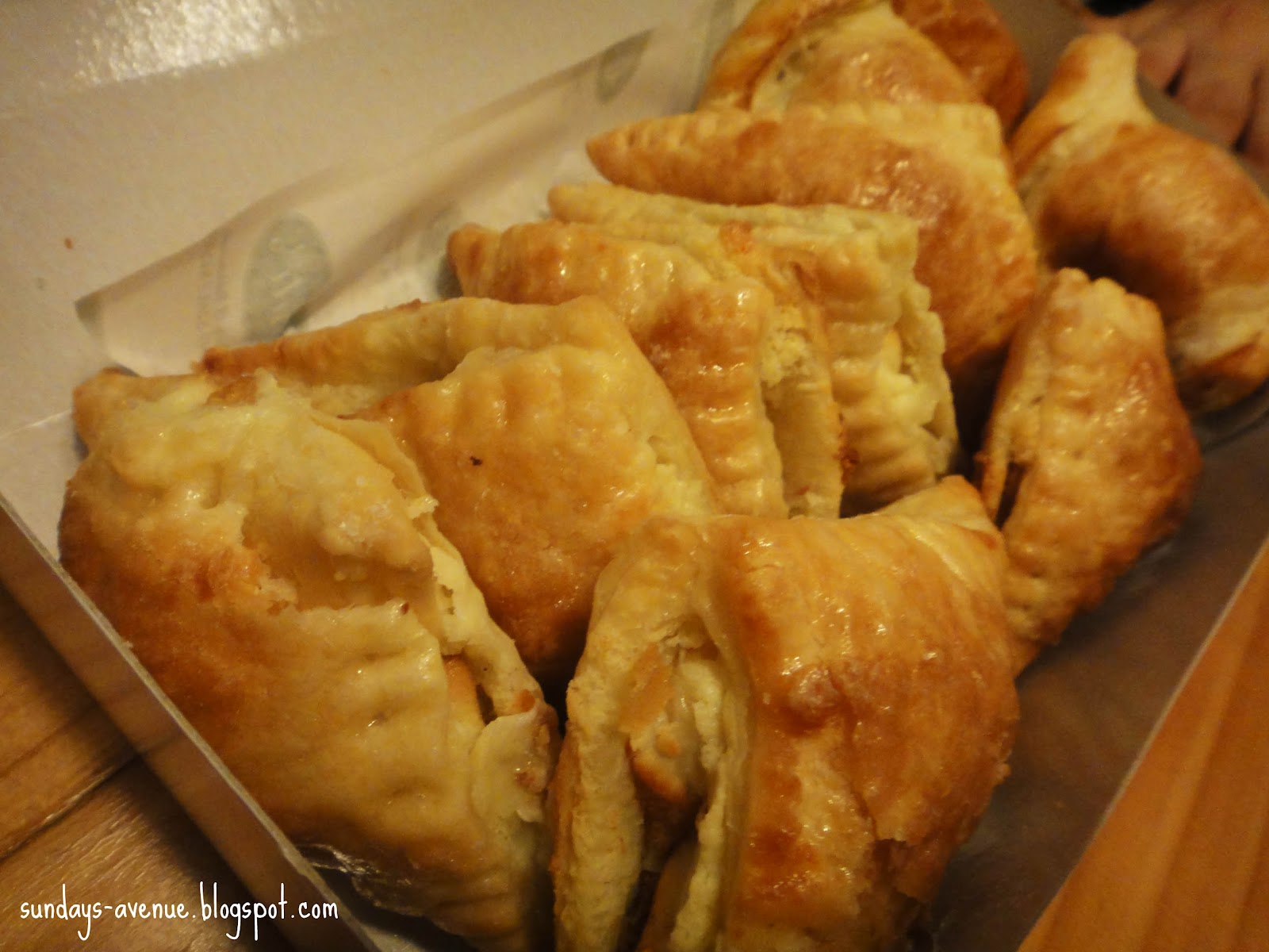 Sunday's Avenue: Conti's Pastry Shop & Restaurant